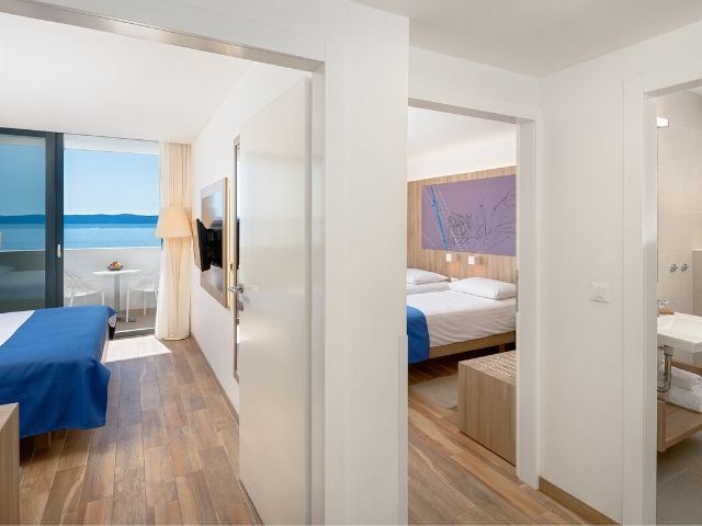 Hotel Auri u Podgori nalazi se u blizini zlatne plaže - Medora