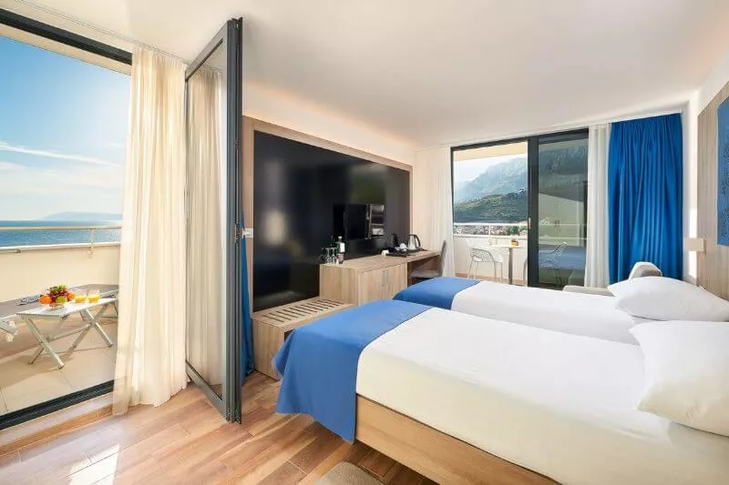 Superior double room with a balcony and sea view - Medora