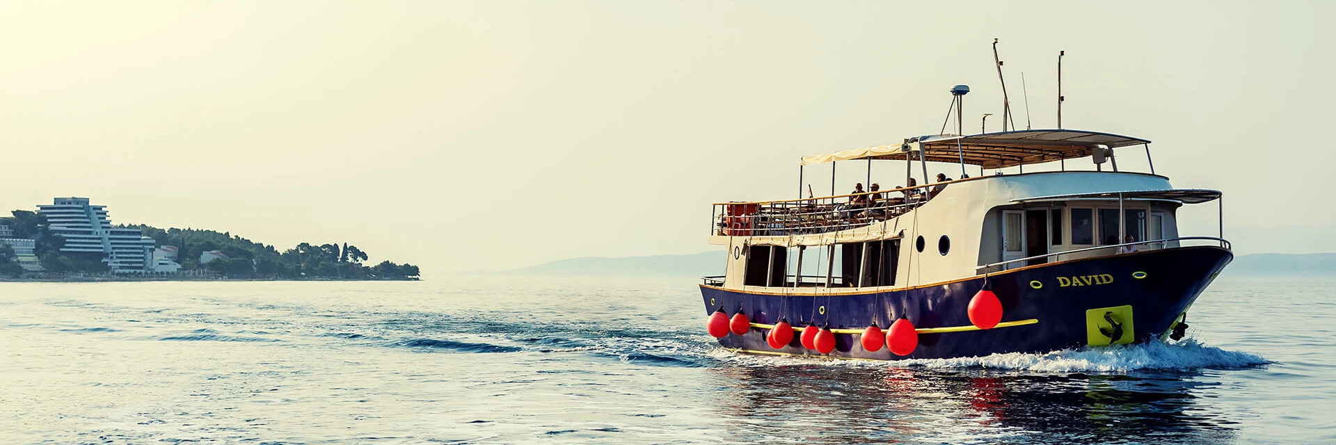 Find a sea excursion for you and your dearest - Medora