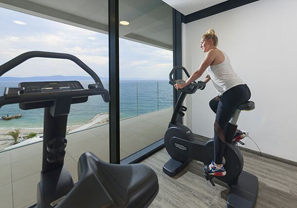 Auri Hotel is located in Podgora by the beach - Medora