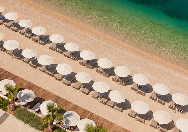 Auri Hotel is located in Podgora by the beach - Medora
